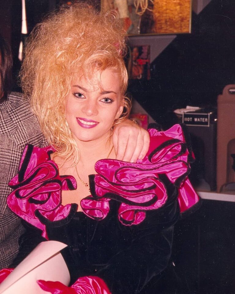 Samantha Strong Height, Weight, Net Worth, Age, Birthday, Wiki - Eric Andre